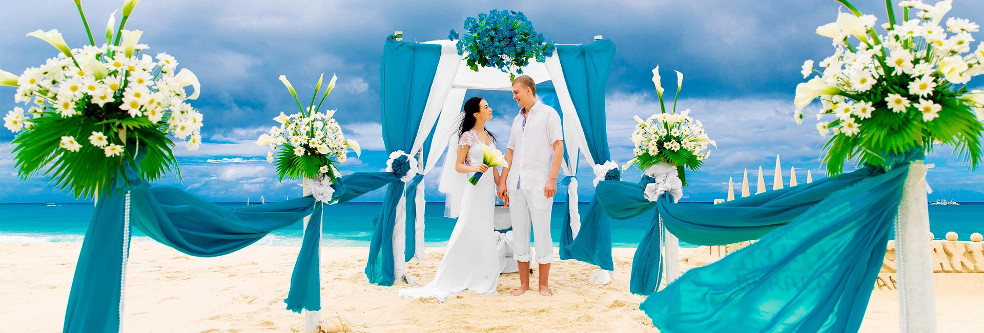 What to Expect When You're Invited to a Destination Wedding | Blog